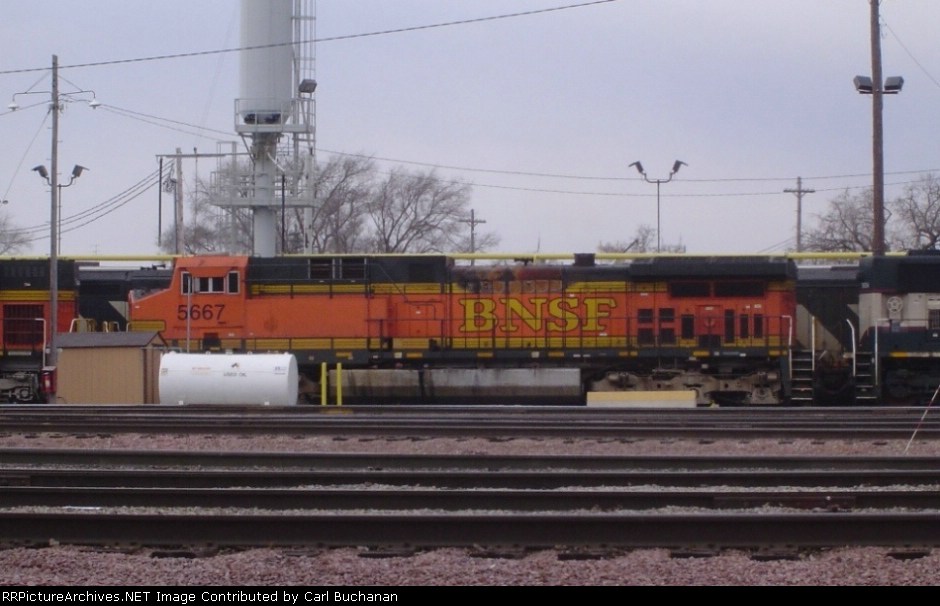 BNSF 5667